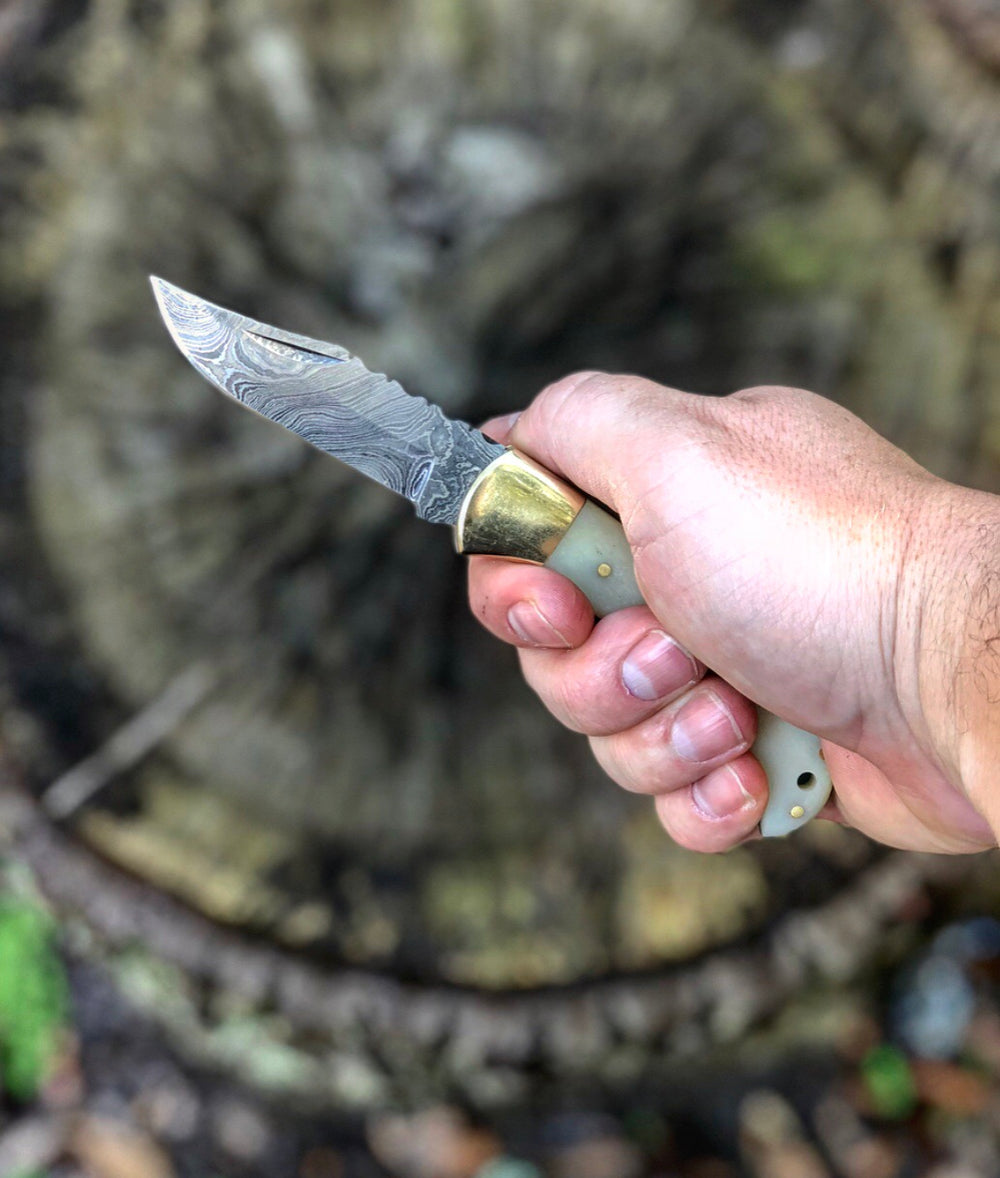 Camel Bone Lockback- VG27 - Vintage Gentlemen