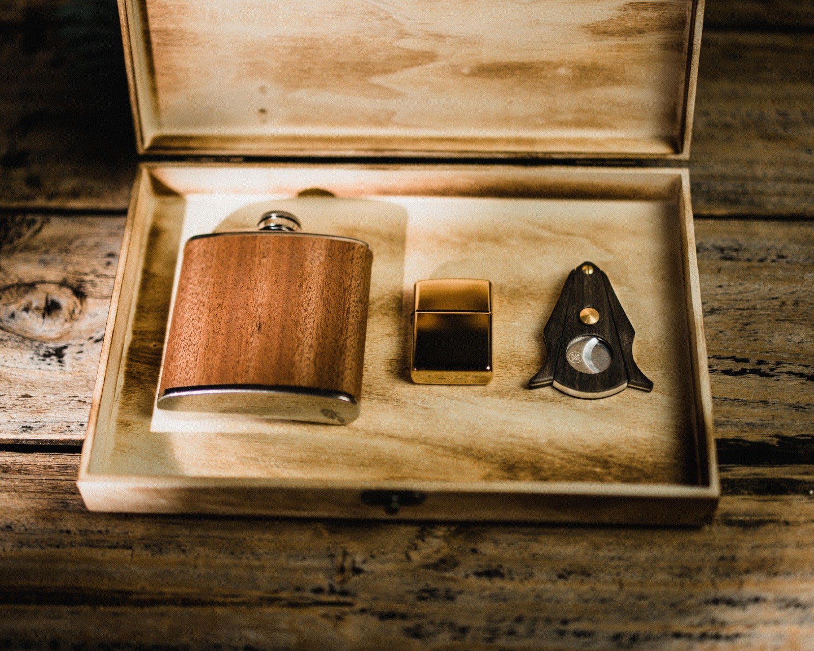 “Guys Night Out” Cigar Gift Box - Vintage Gentlemen